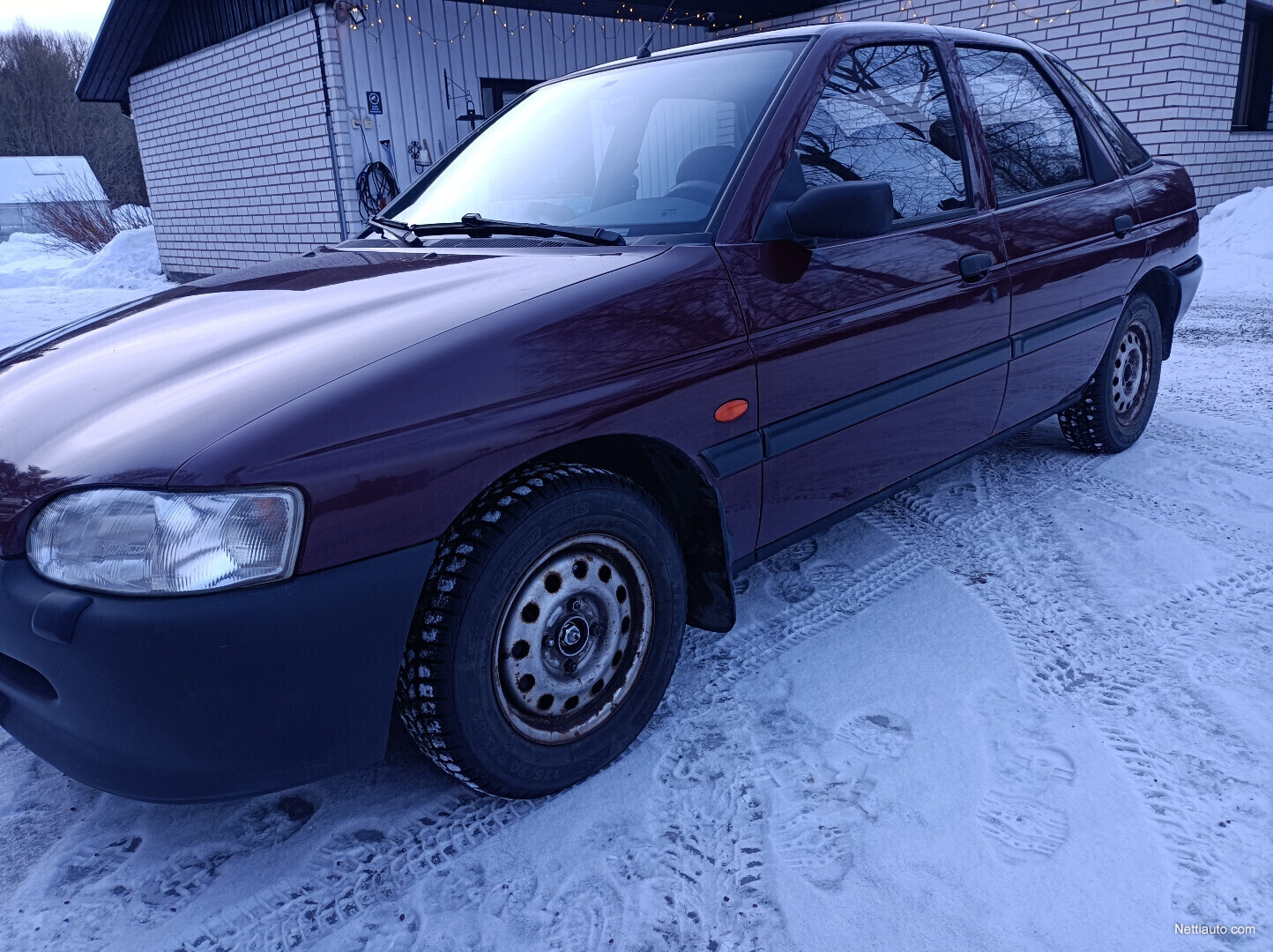 Ford Escort 1 6i Special 5d Viistoperä 1996 Vaihtoauto Nettiauto