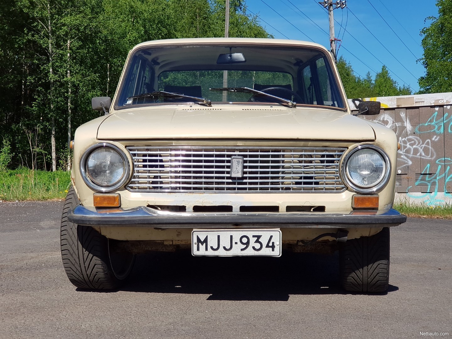 Lada 1200 Nappis pitkällä leimalla, ajoaikaa 30.4.2019, ehkä myös ...